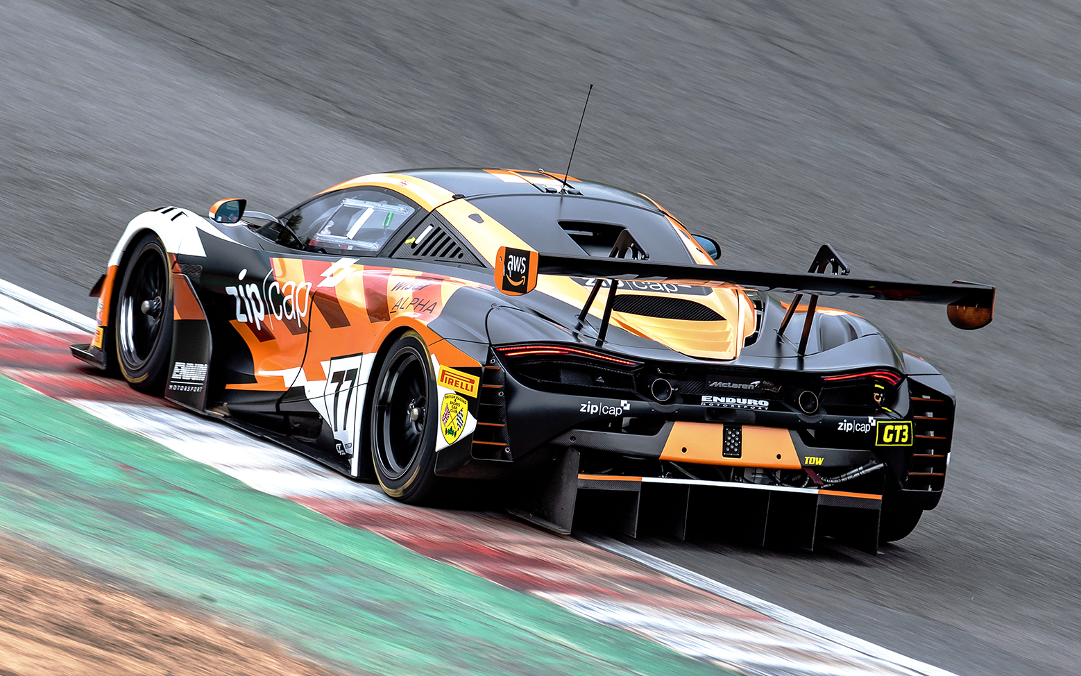 Enduro Motorsport: British GT's Spinners, Sinners & Winners - Transmission