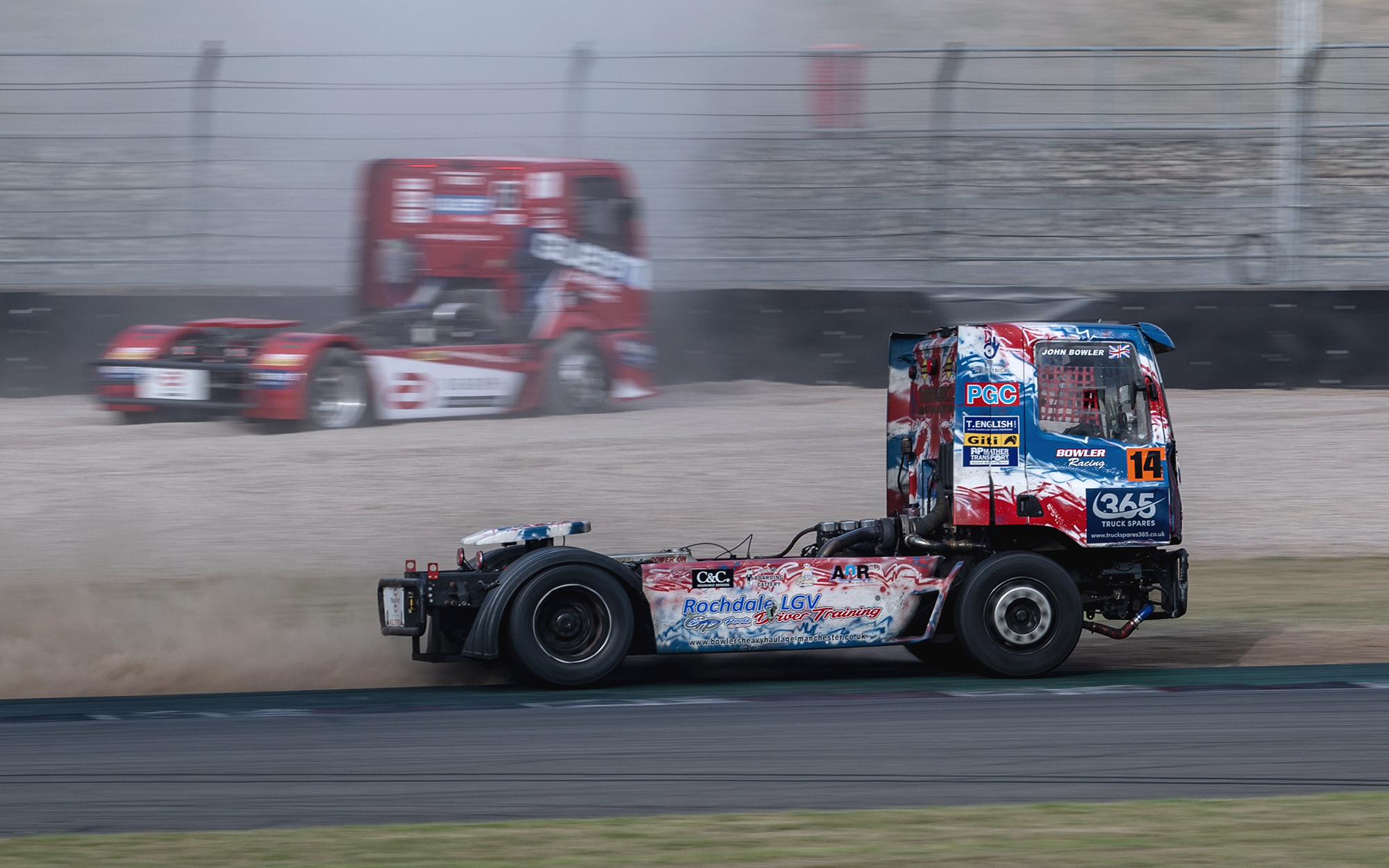 Magnificent Beasts : Truck racing from Donington Park - Transmission